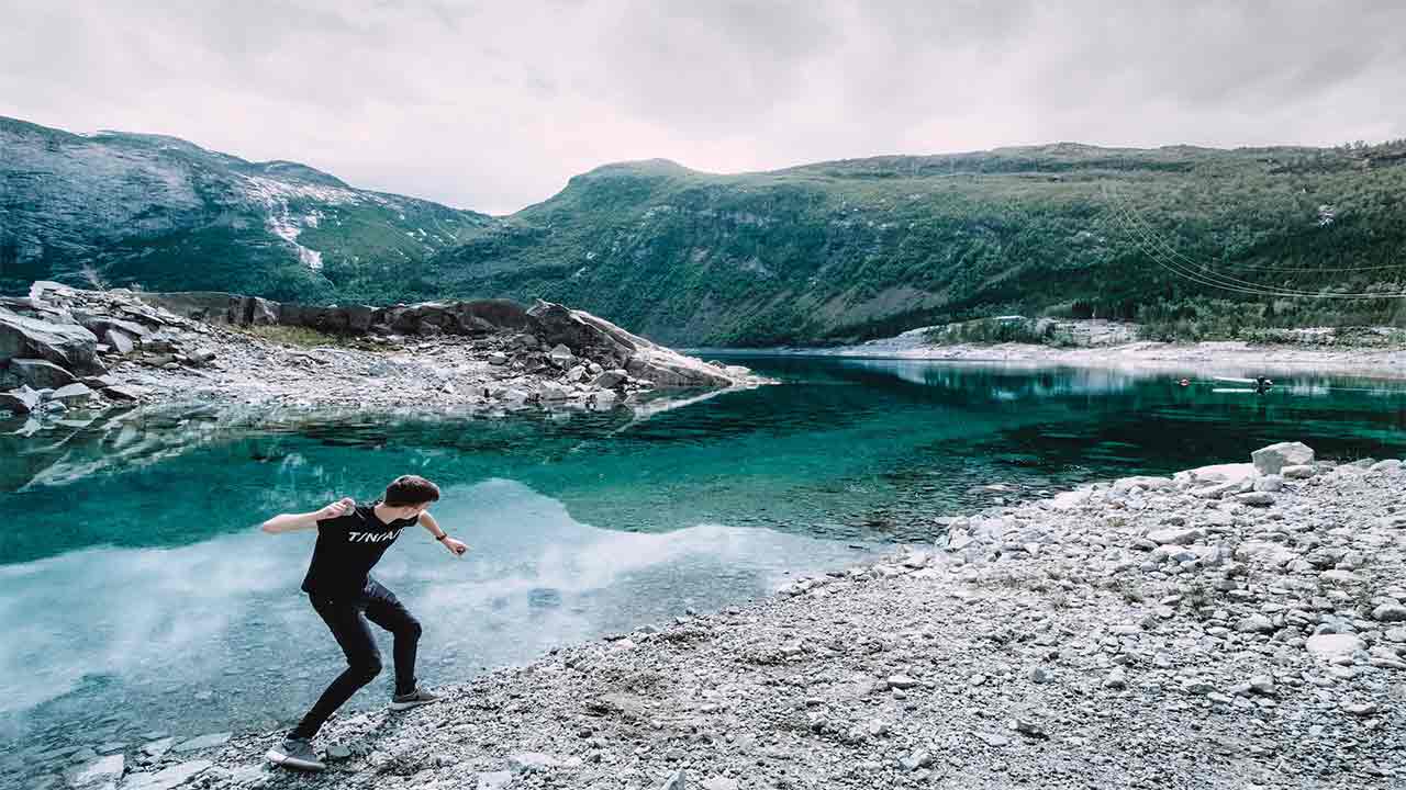 Researchers put forward equation on stone skimming - Commonwealth Union