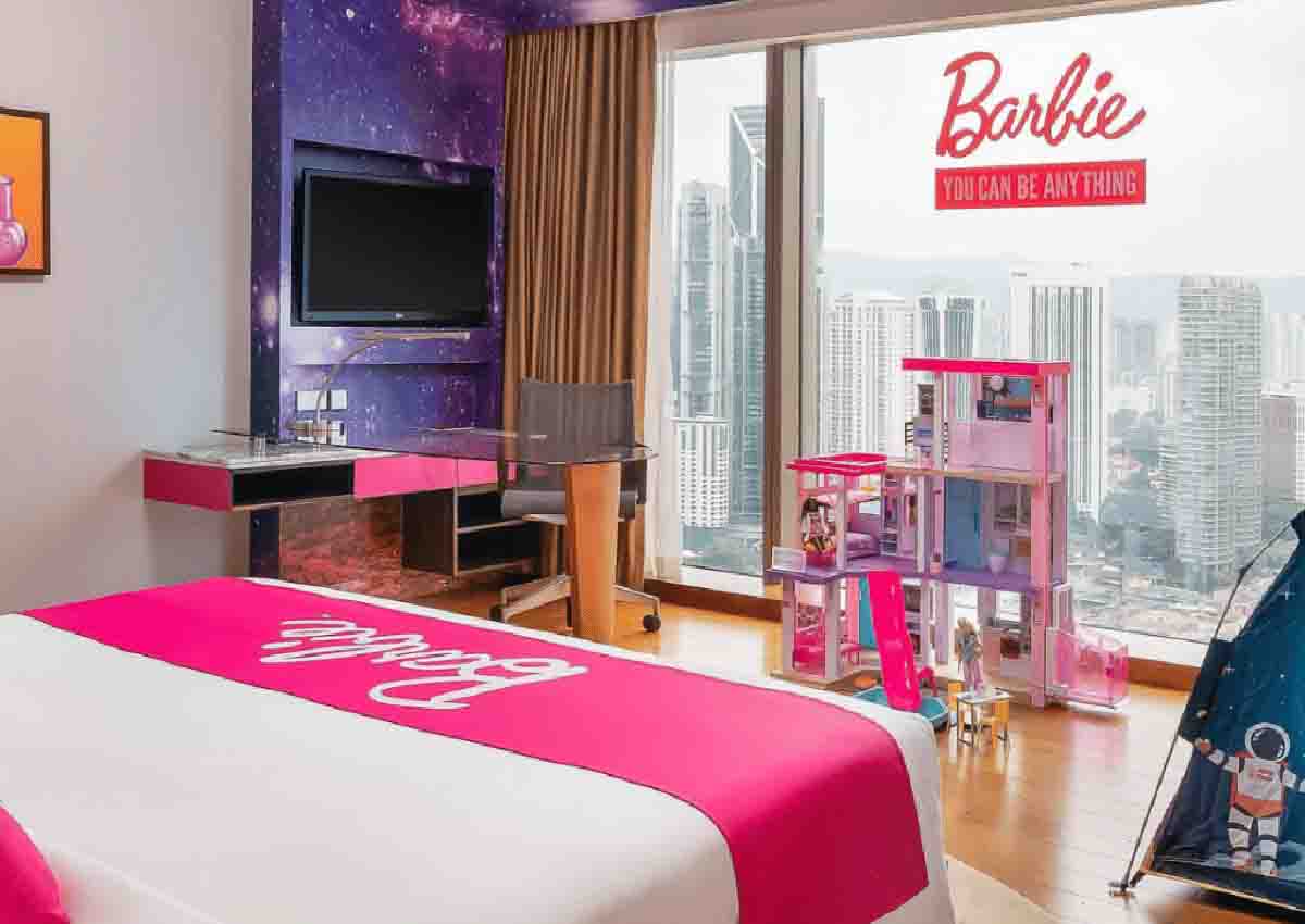 Barbie paints the World….….. - Commonwealth Union