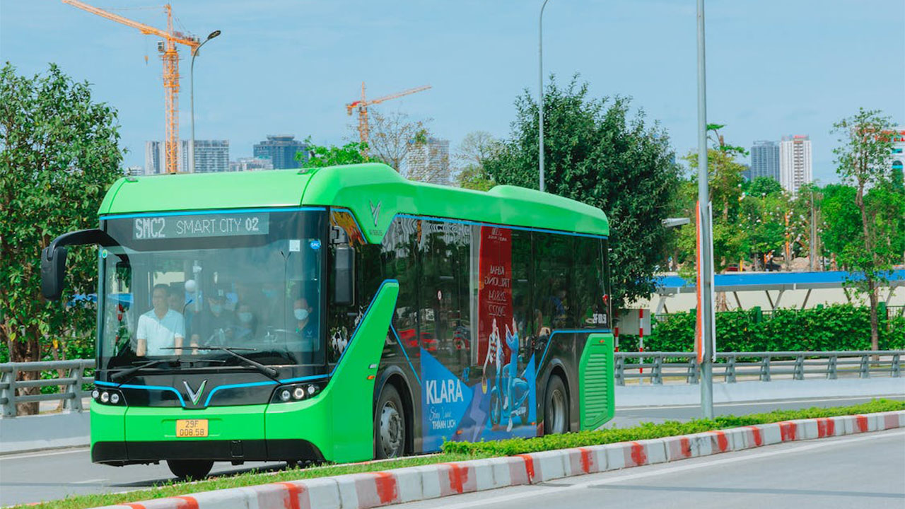 India collaborates with US to deploy 10,000 electric buses ...