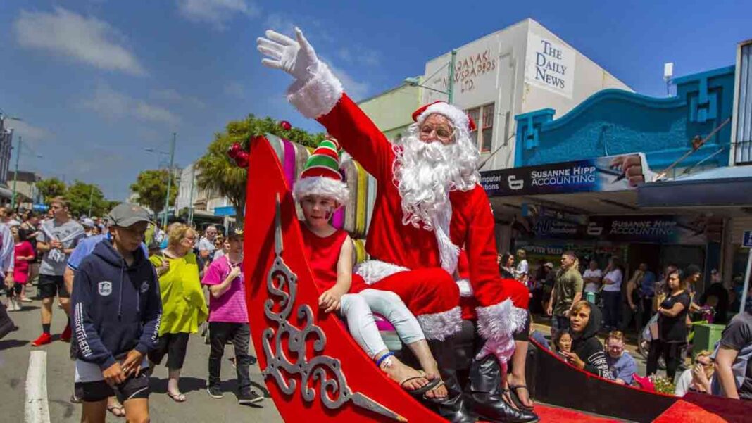 Festive Fun Christmas Parade - Commonwealth Union