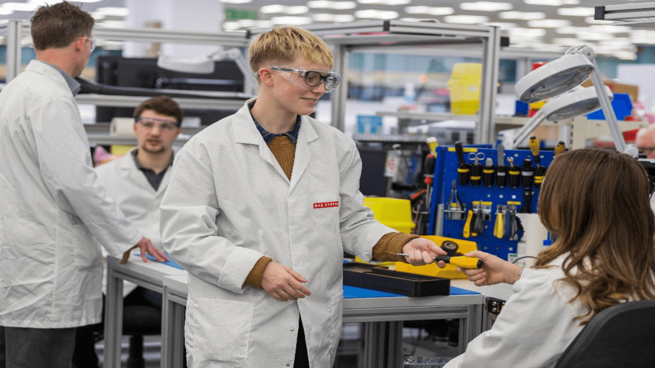 “BAE Systems” aims for a new recruitment peak in 2024, offering nearly ...