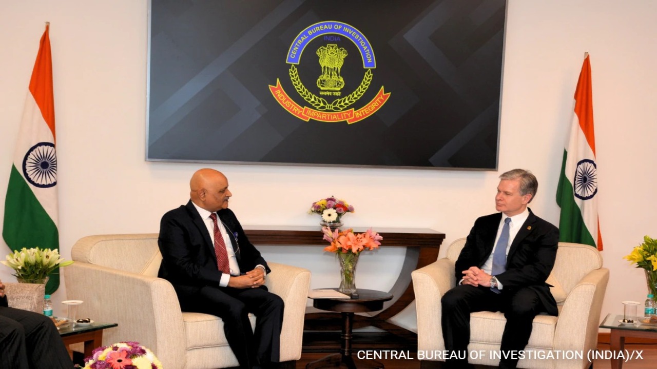 FBI and CBI chiefs meet to talk about cybercrime. - Commonwealth Union